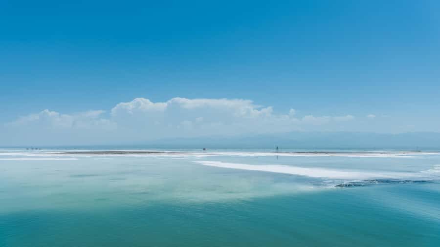 The Mirror of the Sky:Chaka Salt Lake Private Day Tour - Arriving at Chaka Salt Lake: A Visual Feast