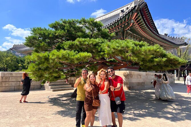 Time Travel in Seoul: Gyeongbokgung Palace, Folk Museum & Bukchon - The Value of a Well-Curated Experience