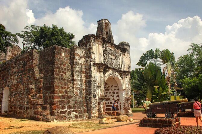 Timeless Treasures: Discover the Charm of Malacca in a Day! - Religious and Cultural Harmony: Harmony Street (Millionaire Street)