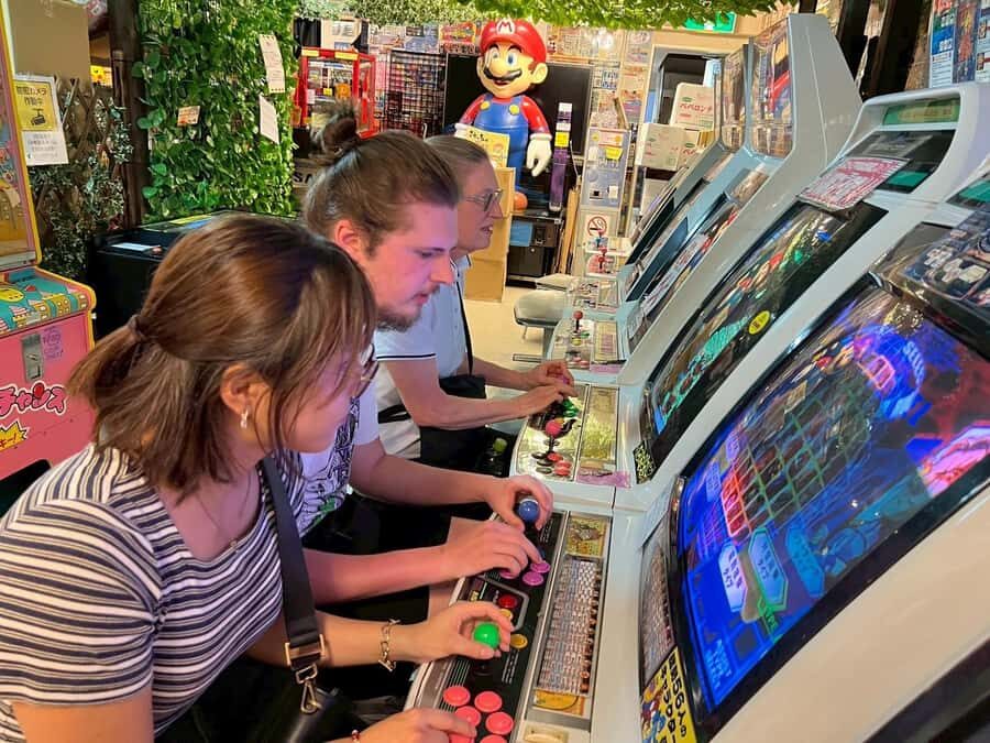 Tokyo: Akihabara Culture Walk & Manga Drawing Class (3.5h) - Exploring Retro Gems at Super Potato & Radio Kaikan