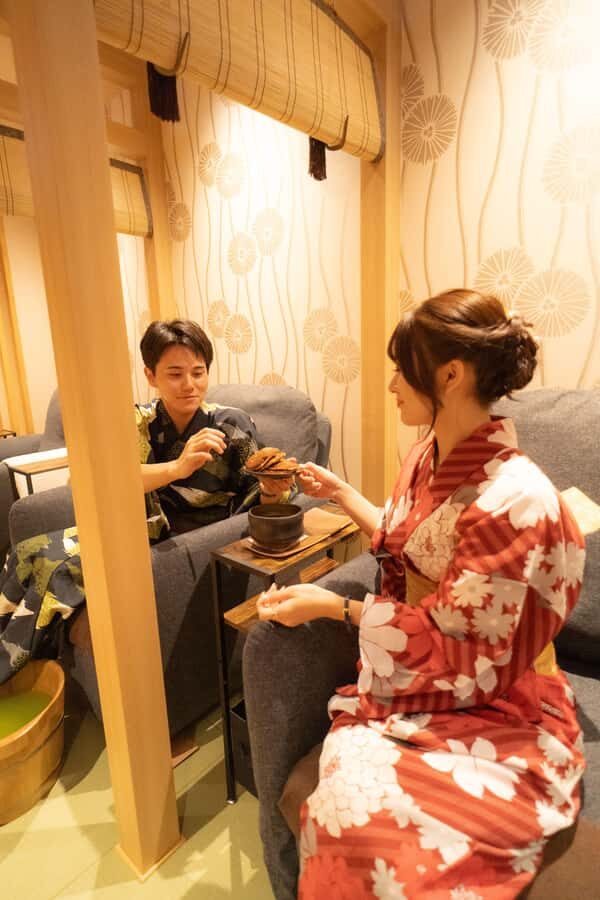 Tokyo: Asakusa Foot Bath with Matcha and Japanese Sweets - Who Will Benefit Most?