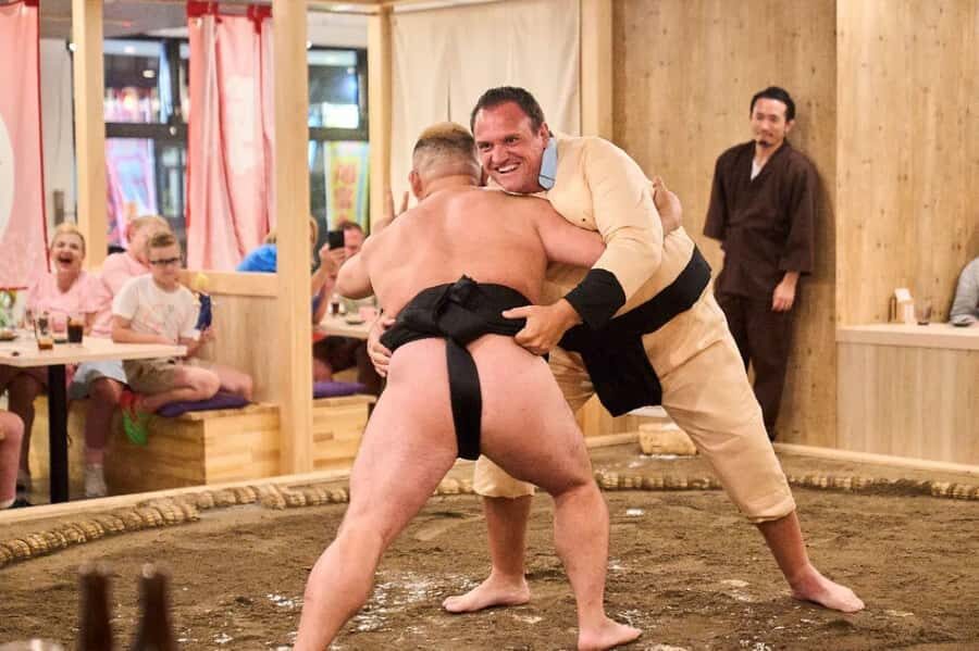 Tokyo: Asakusa Temple, Shinjuku & Live Sumo Wrestling Show - Sumo Wrestling: A Rare and Engaging Show