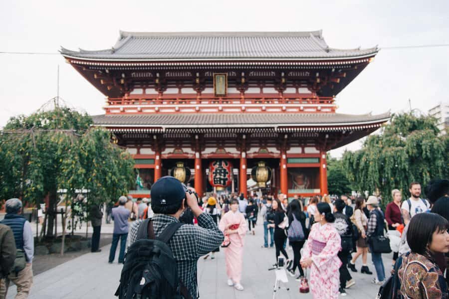 Tokyo: Asakusa Tour with Sensoji Temple, Skytree & Snacks - Exploring Nakamise Shopping Street: A Feast for the Senses