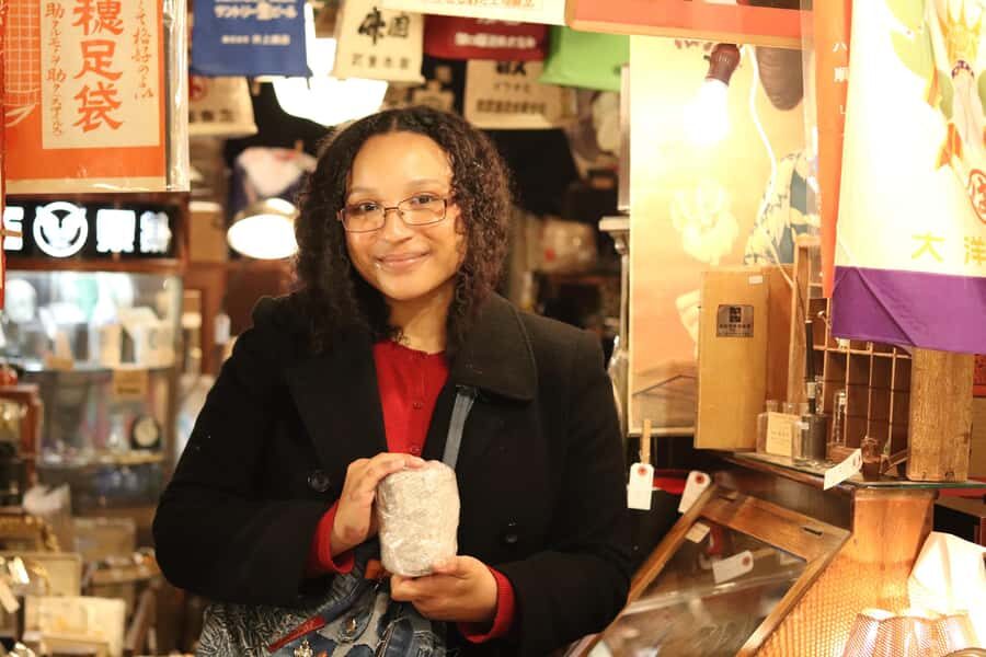 Tokyo: Shimokitazawa Walking Tour with Drink - Visiting the Stores: Vintage, Quirky, and Artistic