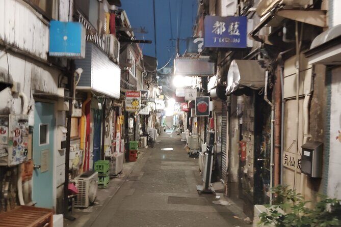 Tokyo: Shinjuku Night Adventure Kabukicho & Golden Local Bar Hop - Deep Dive into the Itinerary