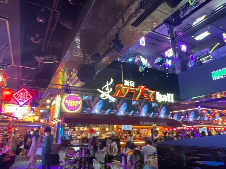 TokyoShinjuku Night Tour: Izakaya & Hidden Bars - The Value of a Guided Night Tour in Shinjuku