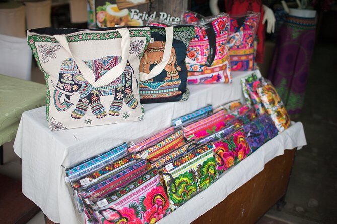 Top Sights of Samui City Tour - Transport and Guide Experience