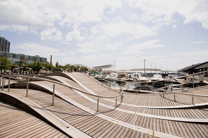 Toronto City Highlights Express Tour - An In-Depth Look at the Toronto City Highlights Express Tour