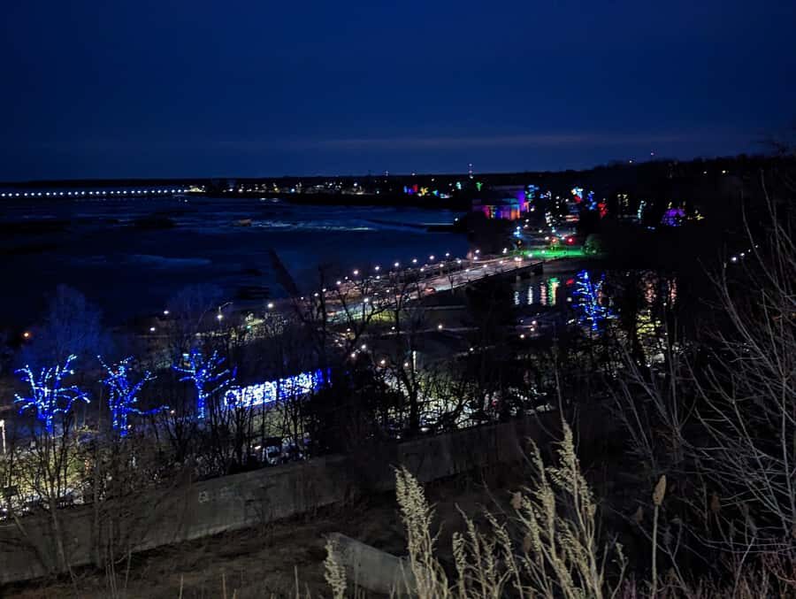 Toronto: Niagara Falls Tour with Boat Ride, Dinner, & Lights - From the Reviews: Authentic Traveler Perspectives