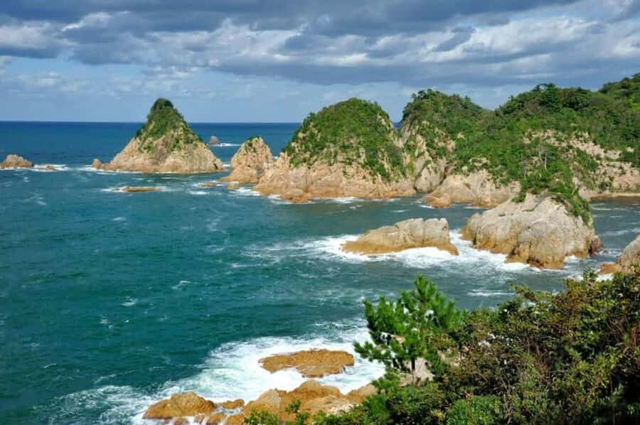 Tottori: Sand Dunes & Sea Coast Private Tour with Pickup - Who Should Consider This Tour?