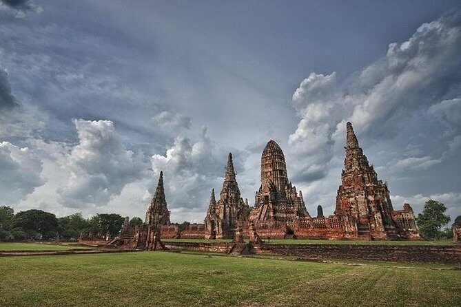 Tour guide Driver service - Logistics and Practical Details