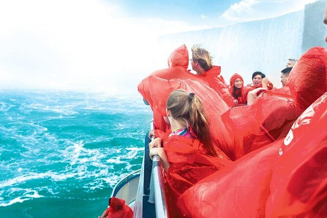 Tour of Niagara Falls with Boat Cruise - Transportation and Group Size