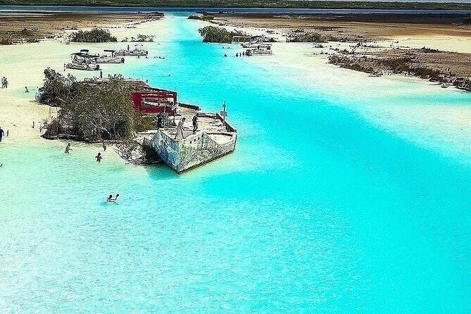 Tour to Bacalar 7 Colors Laggon Lunch and Breakfast included - Lago Bacalar: The Star of the Show