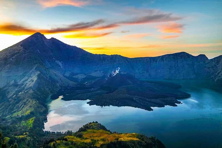 Trekking Mount Rinjani 2D/1N To Second Summit - Who Is This Tour Best For?