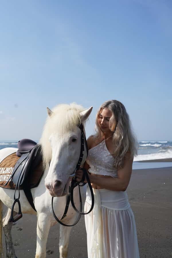 Ubud: 1 Hour Beach Horse Riding with Transfer - The Scenic and Photo Opportunities