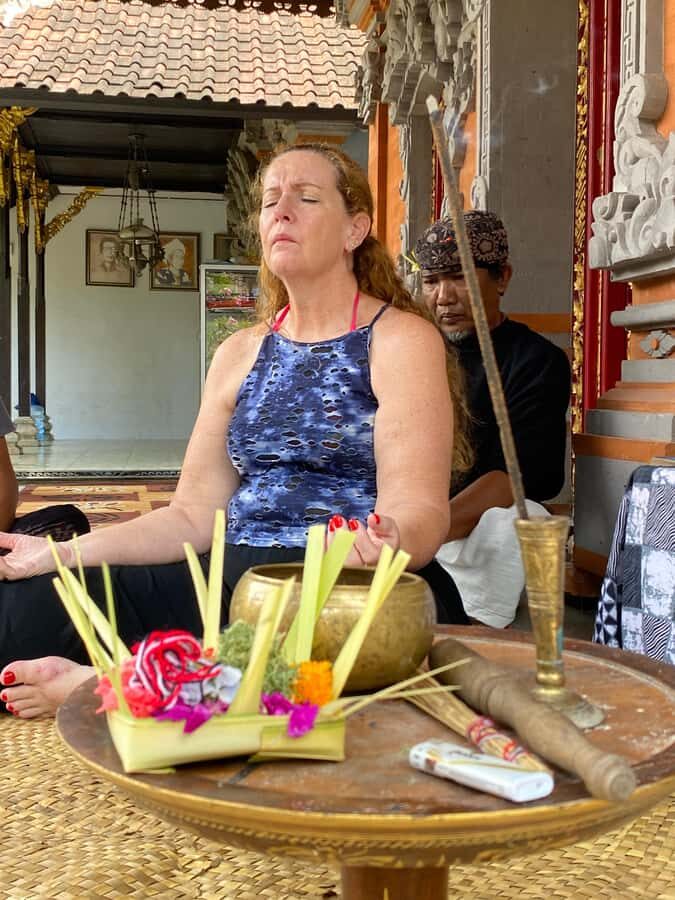 Ubud : Combination of Palm Reading and Healing Therapy - Who Will Benefit Most?