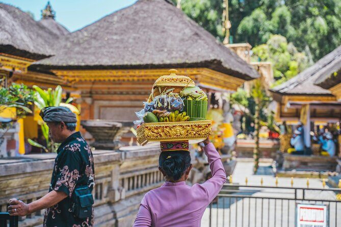 Ubud Day Trip: Floating Breakfast, Rice Terrace, Temple, & Spring - Exploring the Tegalalang Rice Terrace