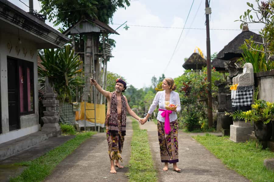 Ubud: Delodsema Traditional Village with Balinese Costume - The Village Exploration (15 Minutes)