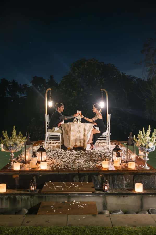 Ubud: Romantic Floating Dinner Under the Stars - What You Can Expect During the Evening