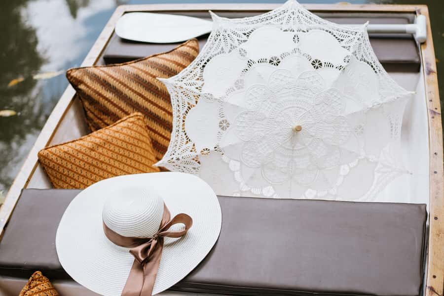 Ubud: Romantic Picnic on a Wooden Boat with Sparkling Wine - Who Is This Experience Best For?