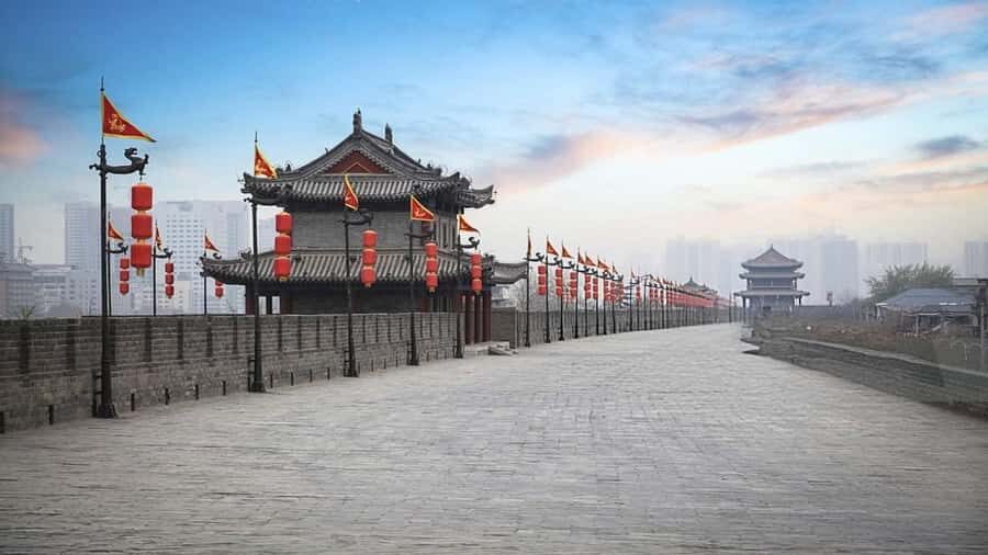 Ultimate Xian Experience: Wall, Museum, Food & Tang Show - Exploring Yongxingfang & Muslim Street