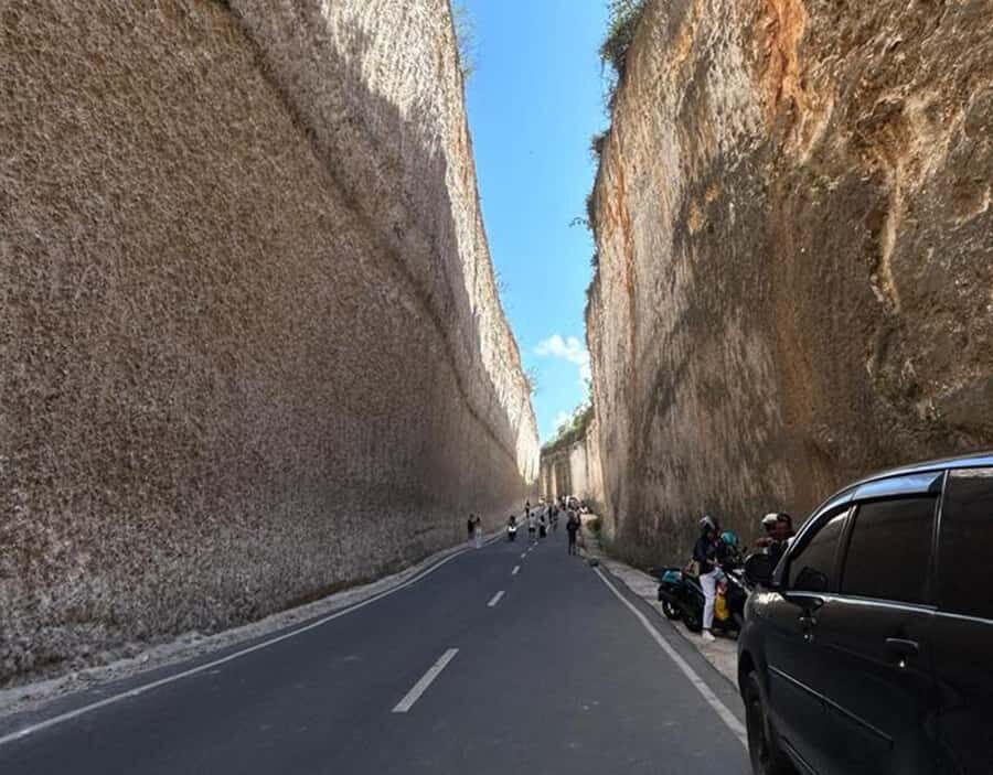 ULUWATU : gwk,tanah barak cliff,suluban beach - What’s Included and What to Expect