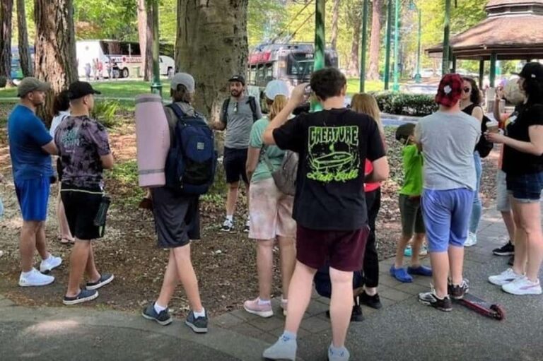 Vancouver: Private Downtown Walking Tour with Photos - The Value of a Private Guided Tour