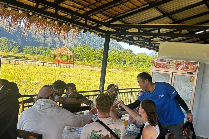 Vang vieng Shared Tour:Longtail boat,Hot Air Balloon,pick-up - Authenticity and Experience Quality