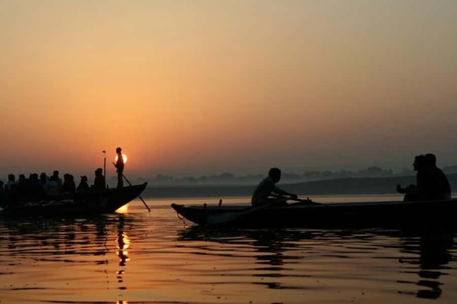 Varanasi Sunrise Tour: Boat Ride, Rituals & VIP Temple Visit - What Makes This Tour Stand Out