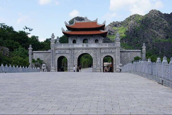 Vina Cruise: 3-Day Tour to Ninh Binh and Halong Bay from Hanoi - What Travelers Say