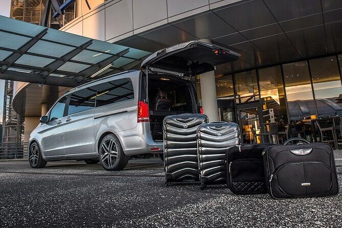 Vip Transportation & Luxury Car Services In (PUJ) To Hotels - Comfort and Convenience