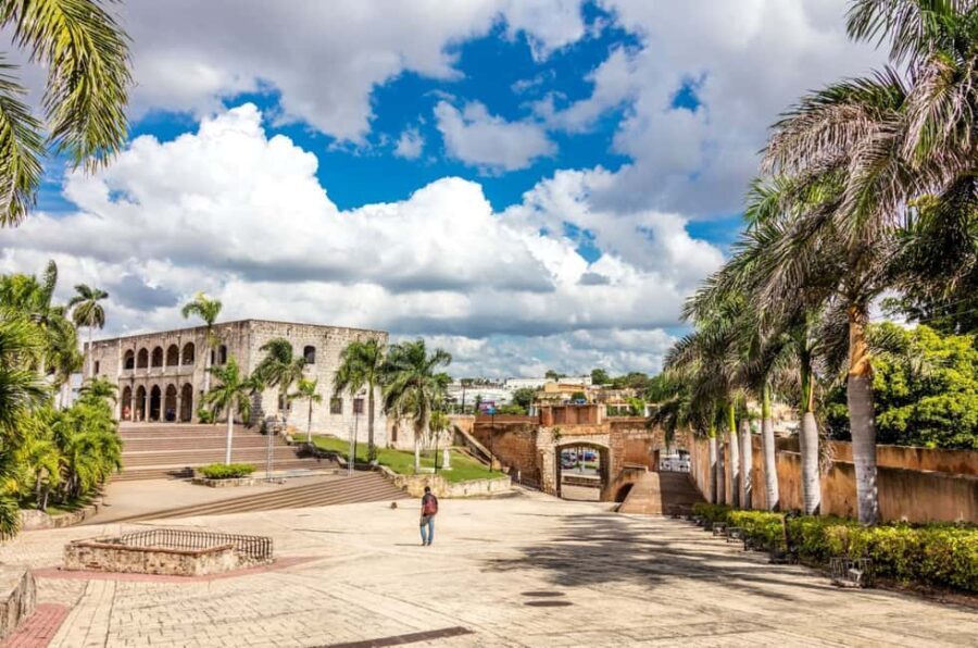 Visit to the city of Santo Domingo with guide & typical food - Practical Tips and Considerations