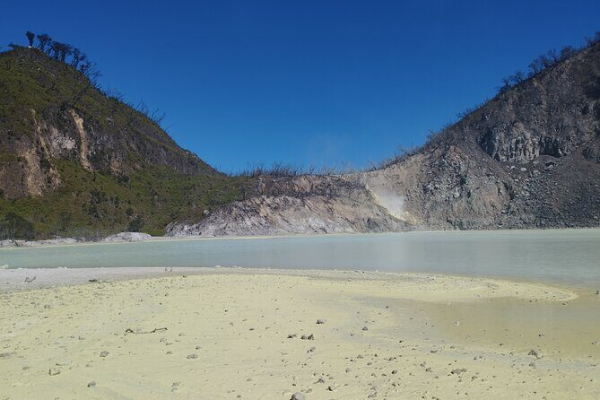 Volcano Mountain Private Car Tour White Crater Bandung - What You Can Expect from the Experience