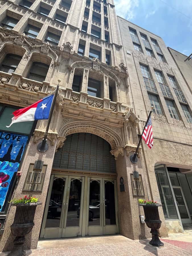 Walking tour, Historic Downtown Dallas at night; Stories and legends - The Itinerary in Detail