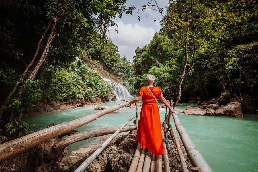 West Sumba: Highlights Tour with Lapopu Waterfall Full Day - Visiting Praijing Village: A Hilltop Treasure