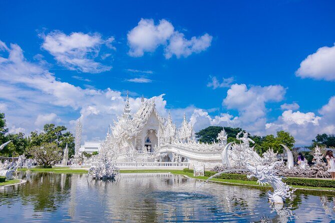 White, Black, Blue Temples & Golden Triangle Tour From Chiang Mai - The Experience with the Guides