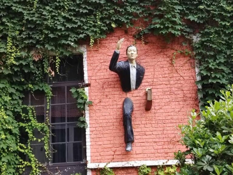 Wuhan After Dark: Industrial Relics & Air-Raid Tunnels Tour - Exploring the Itinerary in Detail