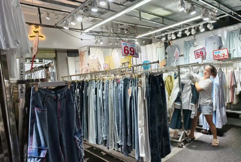 Wuhan: Baocheng Road Night Market Tour - Who Should Consider This Tour?