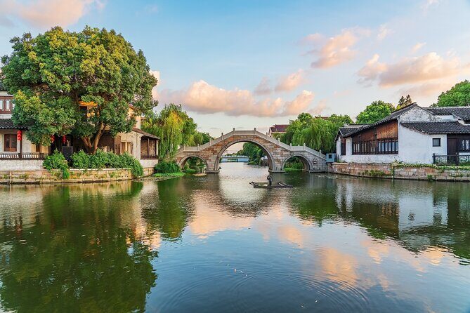 Wuzhen Day Trip from Shanghai with English Guide - Transportation & Group Size: Comfort and Flexibility