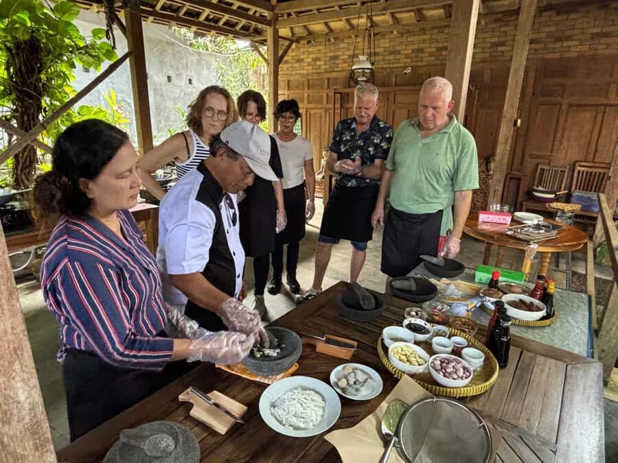 Yogyakarta : 3 Hours VIP Cooking Class Include Market Tour - Breaking Down the Experience: Why It Works