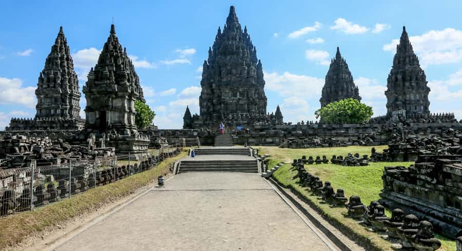 Yogyakarta: Borobudur and Prambanan Temples Guided Tour - The Experience in Perspective