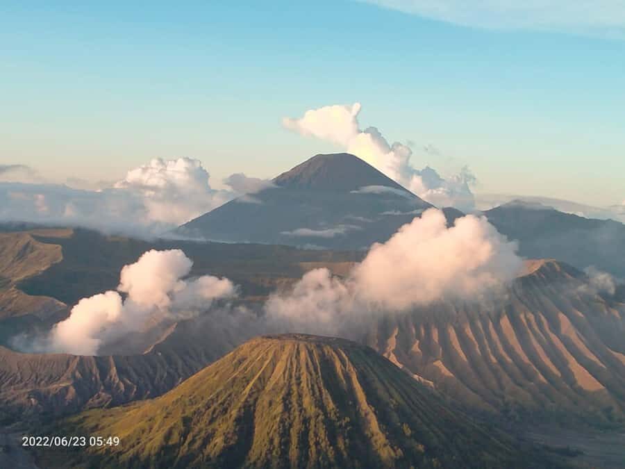 Yogyakarta: Borobudur, Bromo, Ijen, and Waterfall Tour - Practical Considerations