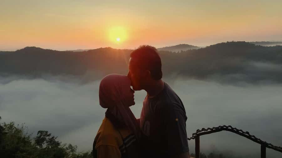 Yogyakarta: Borobudur-Prambanan, Start w/ Sunrise Over Cloud - Exploring Panguk Hill: Sunrise Above the Clouds