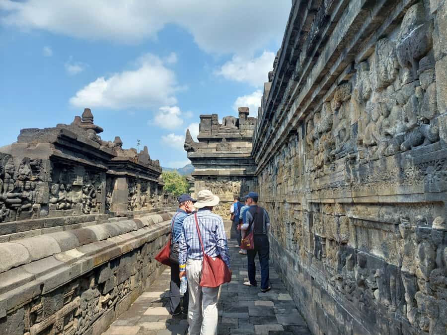 Yogyakarta: Borobudur Sunset Climb Up Shared Guided Tour - Exploring Borobudur: Climb, Discover, and View