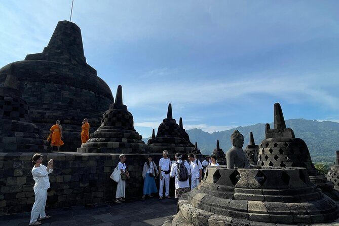 Yogyakarta: Borobudur Sunset Shared Guided Tour - Itinerary Breakdown: What to Expect