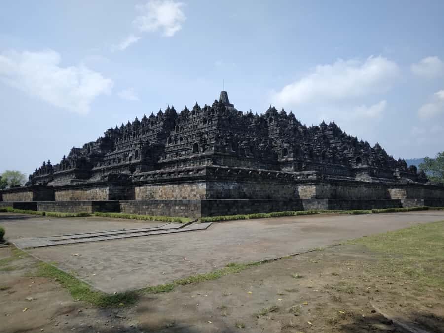Yogyakarta: Borobudur Temple and Selogriyo Rice Terrace Tour - What the Tour Includes and Practical Tips