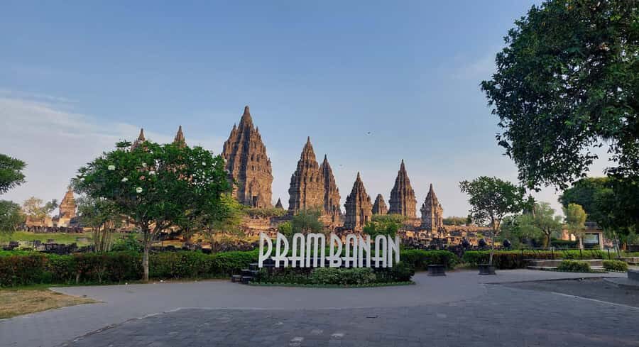 Yogyakarta: Borobudur VIP Climb Up and Prambanan Temple Tour - Whats Included and Whats Not