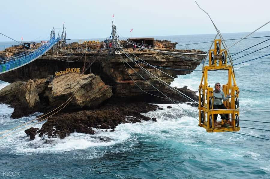YOGYAKARTA: CAVE AND BEACH TOUR WITH PRIVATE CAR DRIVER - Exploring Jomblang Cave: Vertical Wonder and Light Show