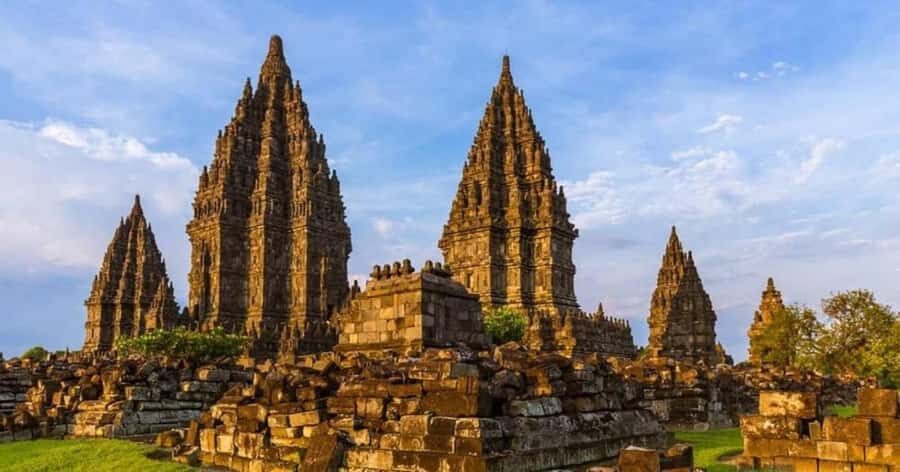 Yogyakarta City Tour; Kraton, Water Castle, Prambanan Sunset - Who Will Love This Tour?