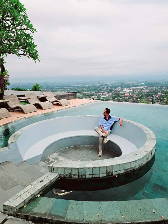 Yogyakarta: Instagrammable Cafes with Temple & Volcano View - What You Can Expect from the Tour